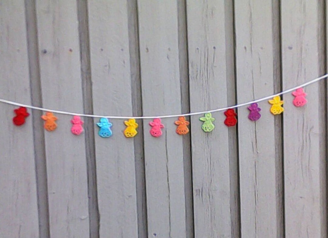 Angel Garland, Crocheted Garland With 12 Small Colorful Angels for Tree ...