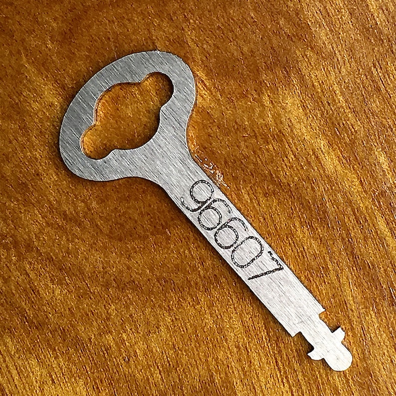 Flat Key for SINGER 96507 SIMANCO Sewing Machine Bentwood Carrying Case ...