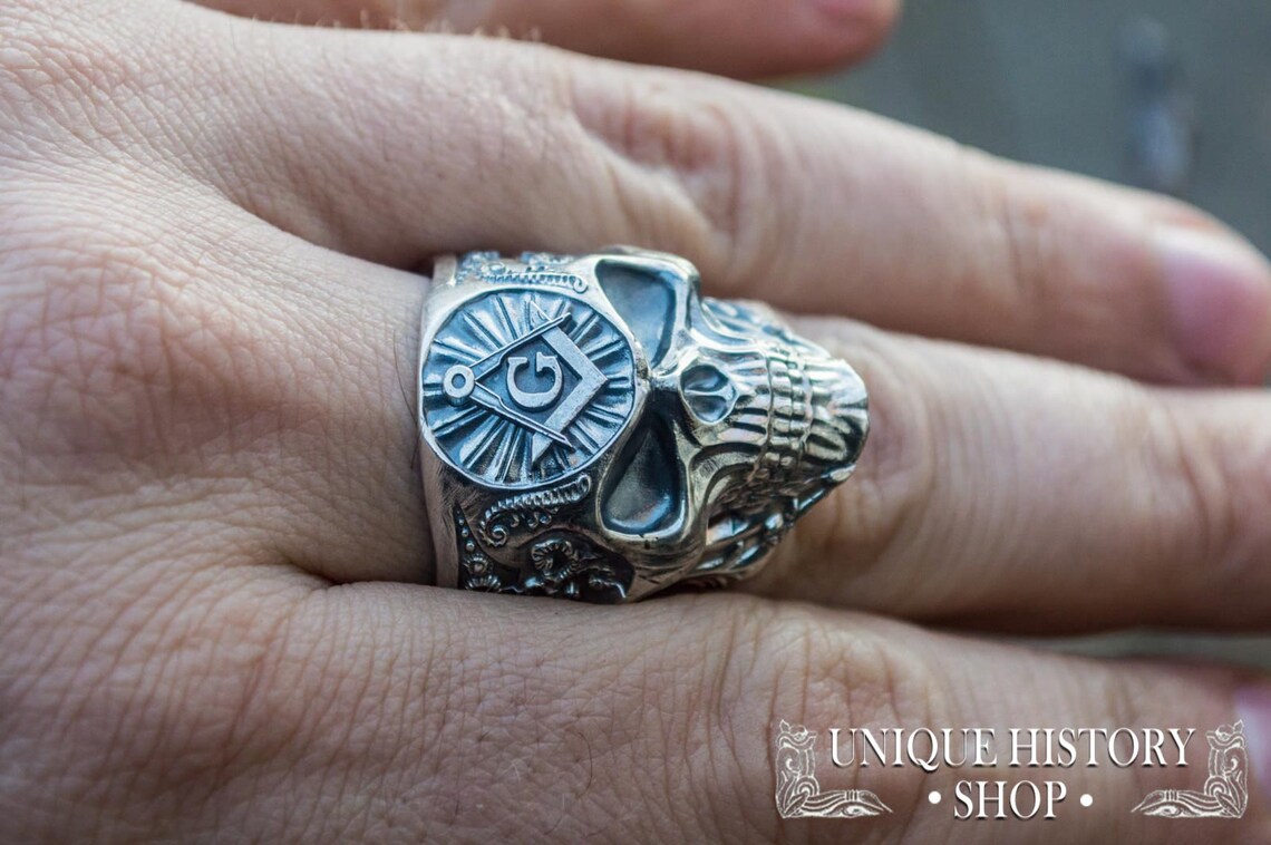 Mason Skull Ring - Freemason Jewelry Featuring Square and Compasses and ...