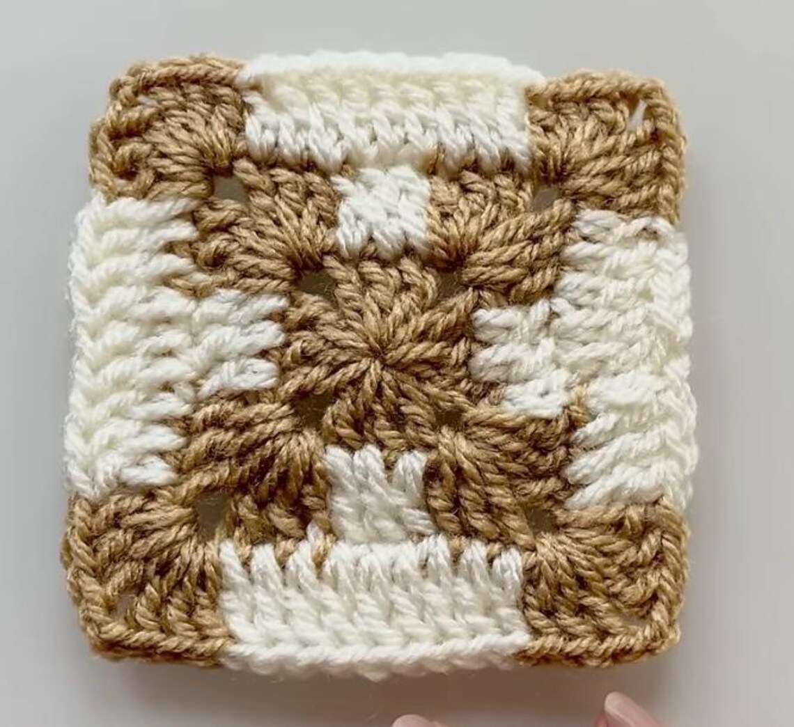 Two-color Granny Square Crochet Pattern: Easy Blanket, Cushion (PDF ...