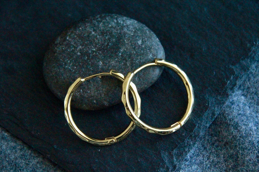 Textured Gold Hoops | 23x24mm | 2.5mm Thick | 18k Gold Earrings | Round ...