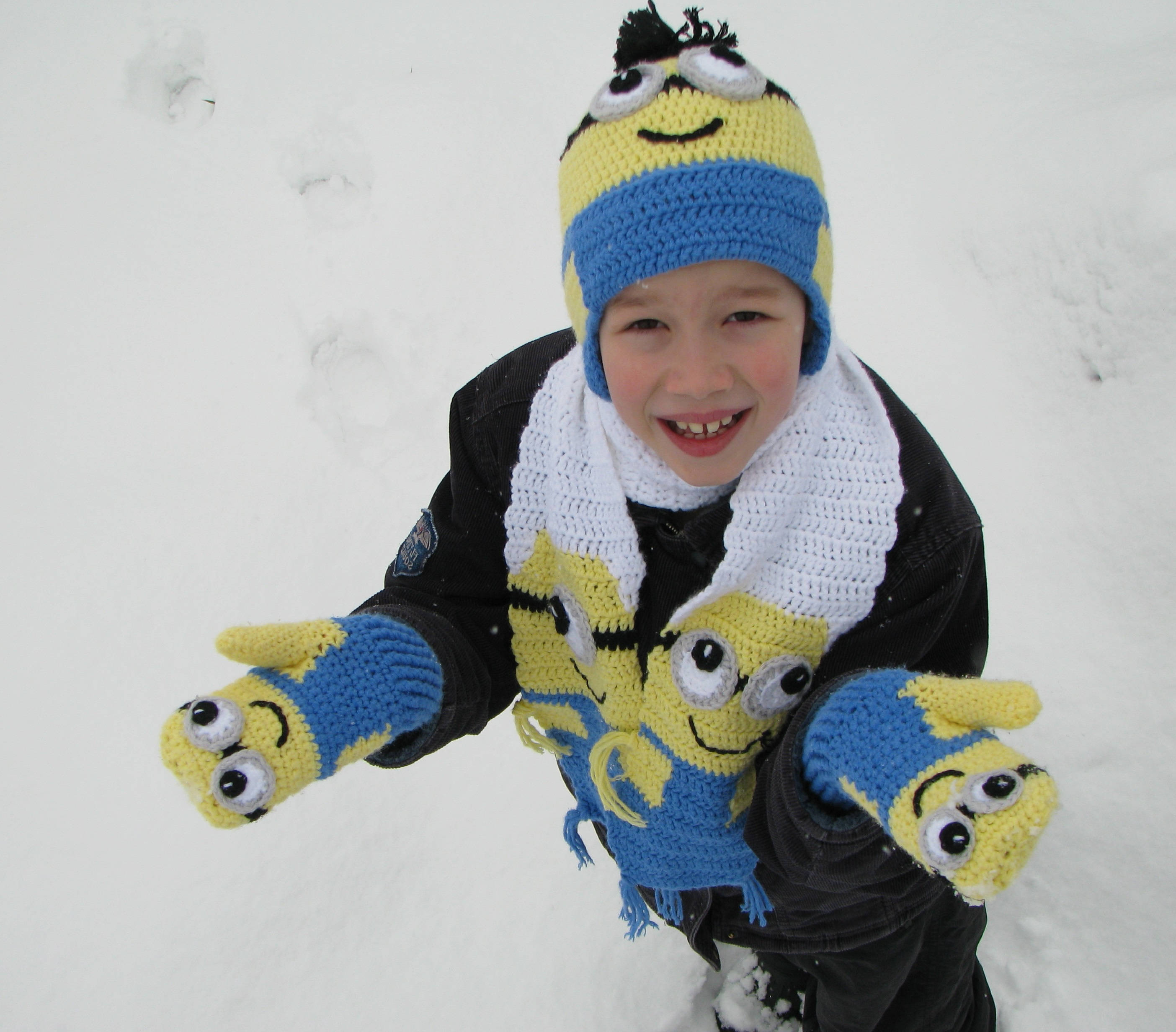 Crochet Set PATTERN: Funny Minion Winter Set / Minion Mitten - Gloves ...
