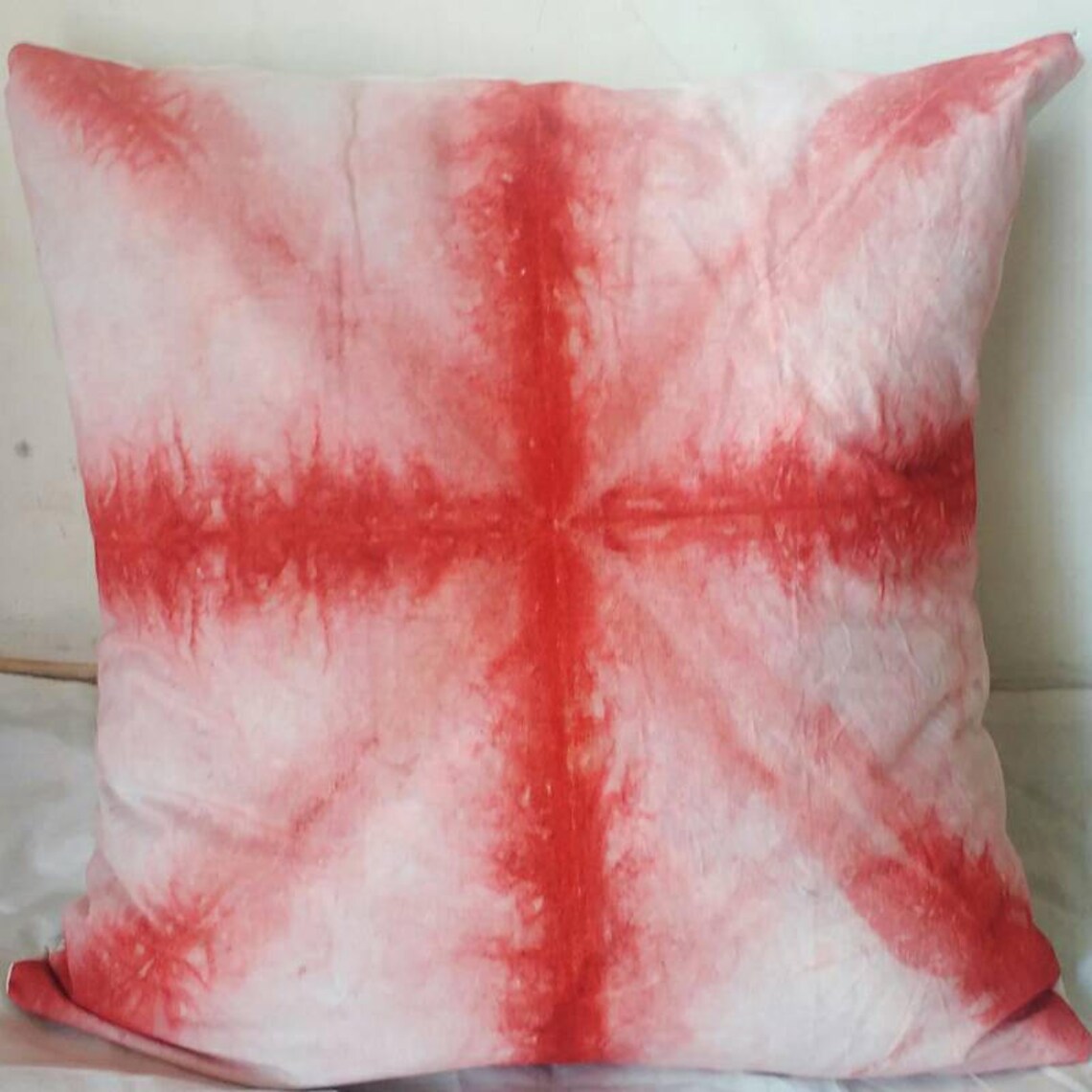 Criss-Cross Folding Technique Tie Dyed Red & white Cushion | Etsy