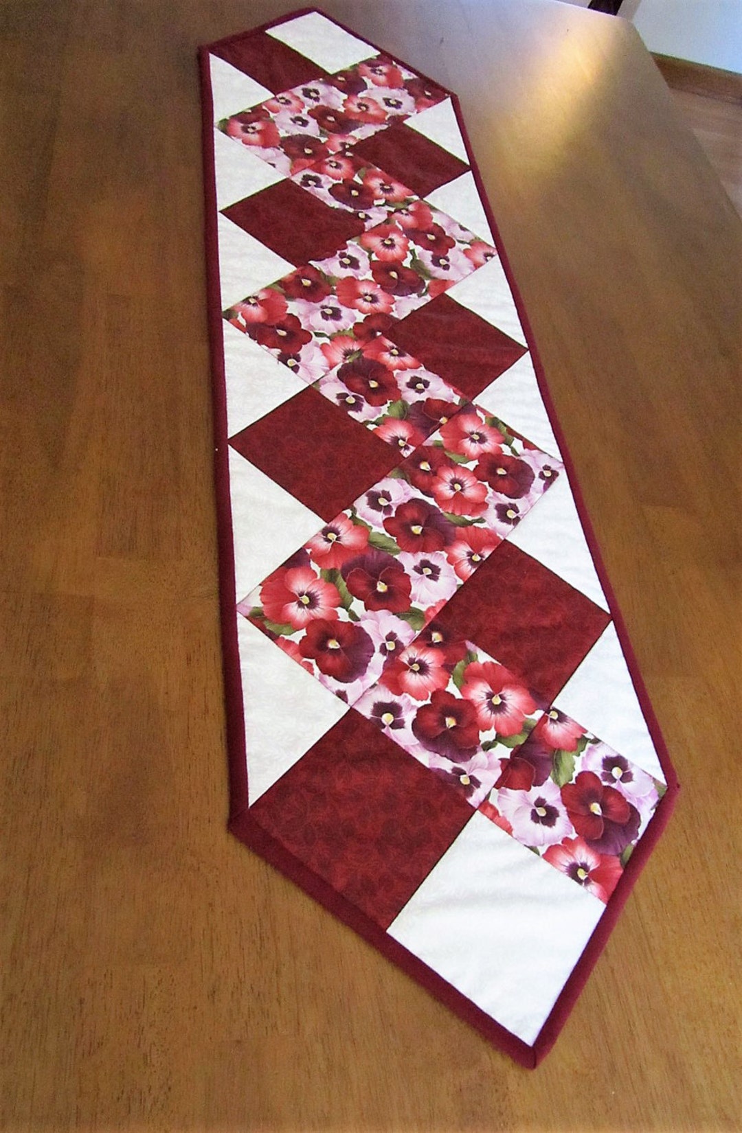 Pansy Zig-zag, Table Runner, Homemade Quilt for Sale, Handmade Quilt for Sale, Cotton, Gift - Etsy