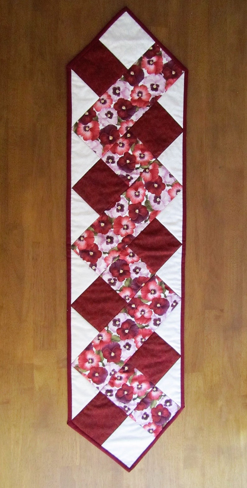 Pansy Zig-zag, Table Runner, Homemade Quilt for Sale, Handmade Quilt for Sale, Cotton, Gift - Etsy