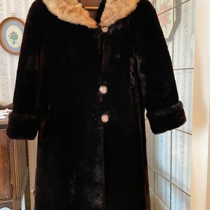 Vintage Fur Coat, Dark Brown Mouton Coat (C415), Very Dark Brown Mouton ...