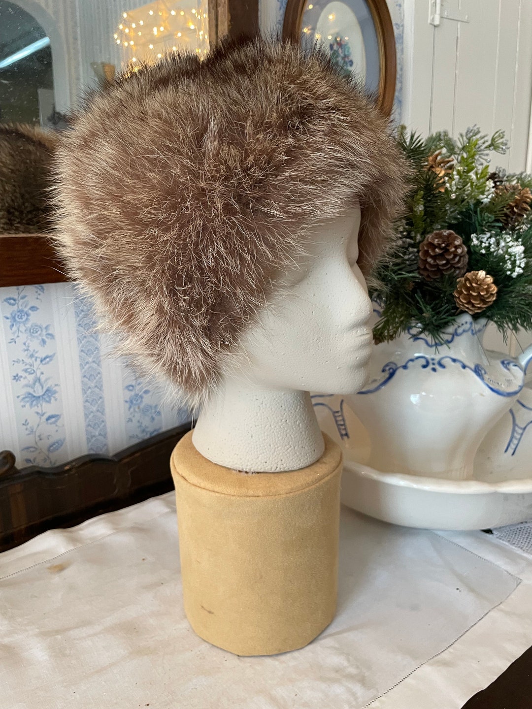 Vintage Brown Fur Hat, Raccoon Fur Winter Hat B843, Light to Dark Brown ...
