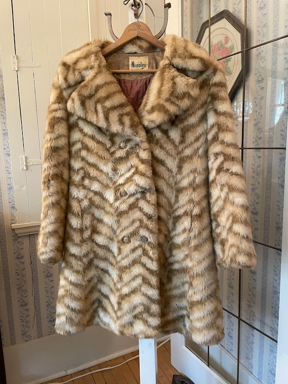 Vintage faux fur coat, beige faux fur overcoat (C190)… - Gem