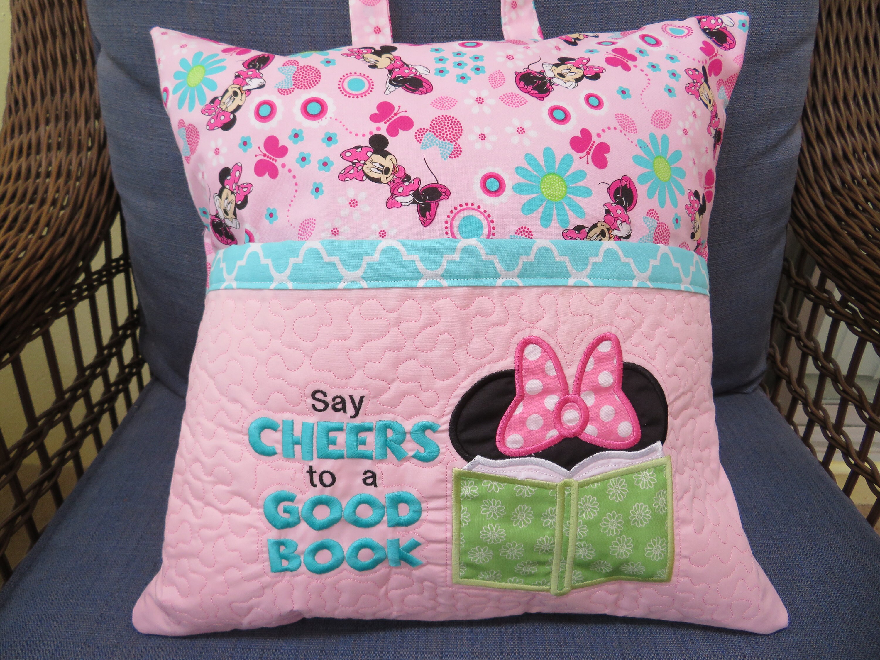 Instant Download: Girl Mouse Reading a Book Machine Embroidery - Etsy