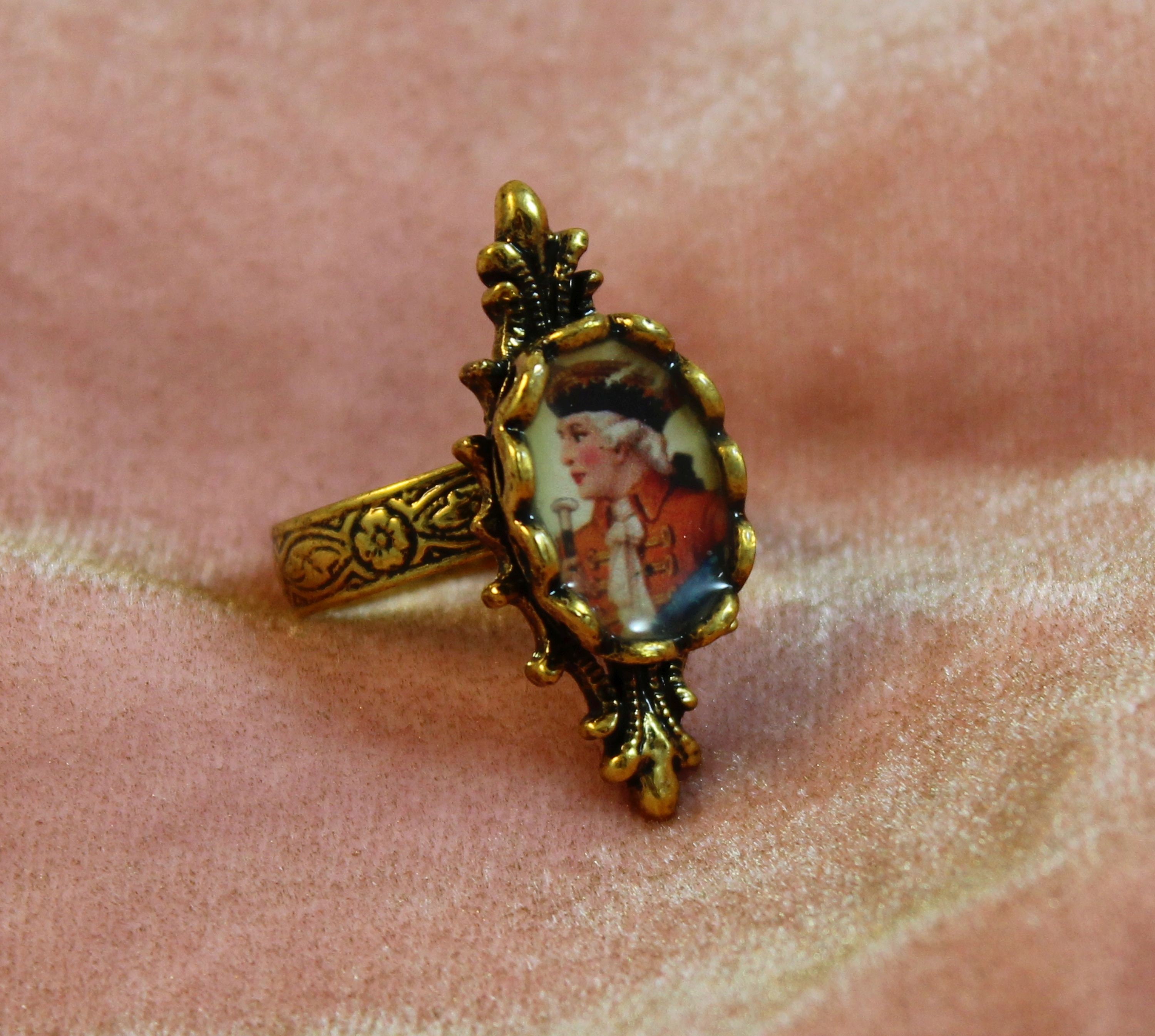Sir Crimson Cameo Portrait Costume Ring - Etsy