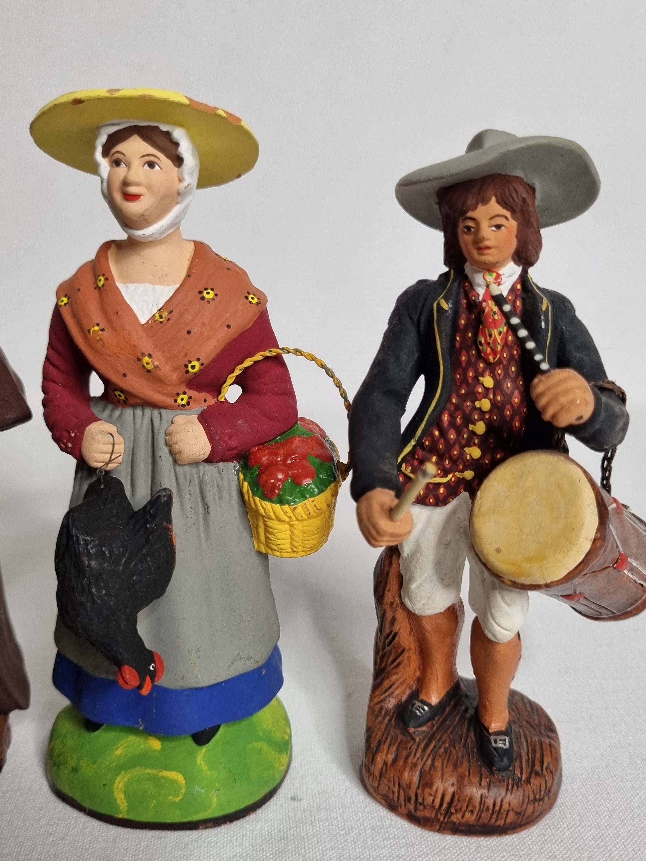 Ensemble de 4 santons de Provence vintage dont un signé Carbonel, 13 cm ...