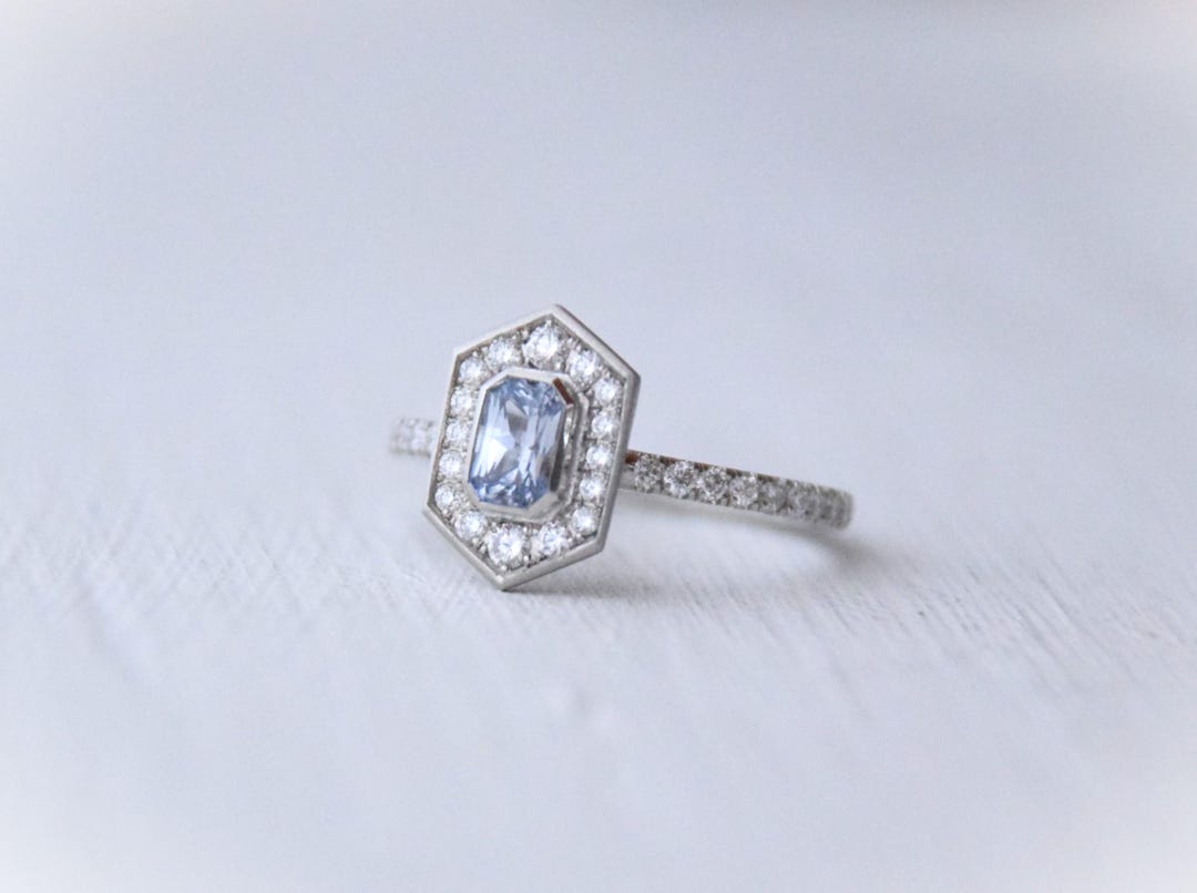Ring ARCADIA 950 Platinum, Sapphire Blue and Diamonds - Etsy