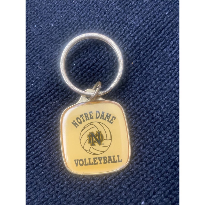 UNIVERSITY of NOTRE DAME Volleyball Brass Vintage Key Chain - Etsy