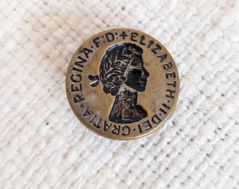Queen Elizabeth Button - Etsy