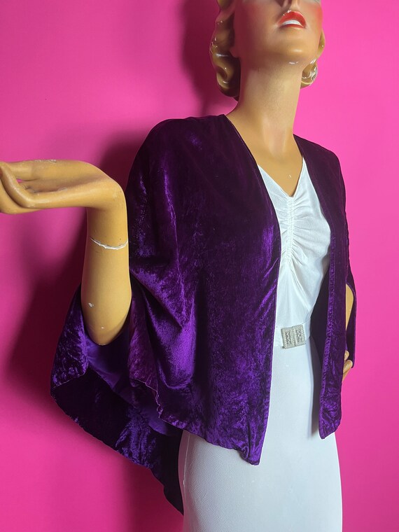 1920s Violet Silk Velvet Cape, Pointed and Weighted H… - Gem