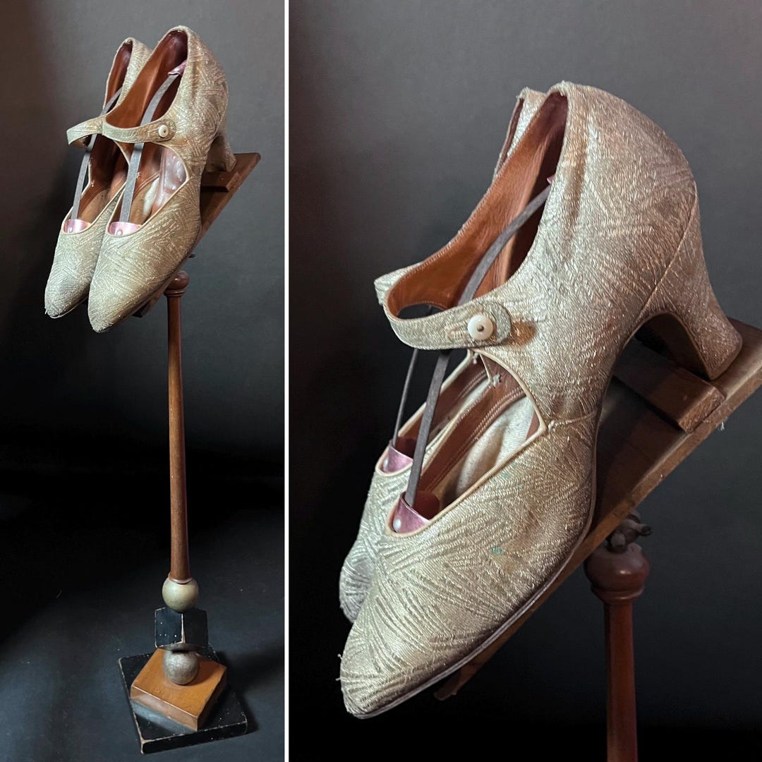 1920s Silver Lamé Art Deco Jazz Age Heeled Shoes, Single Strap, Button ...