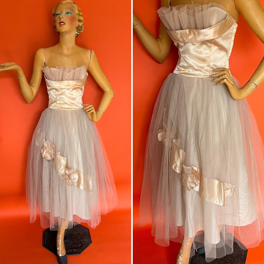 Wonderful 1950s Pale Peach Tulle & Satin Ballerina Style Evening Dress ...