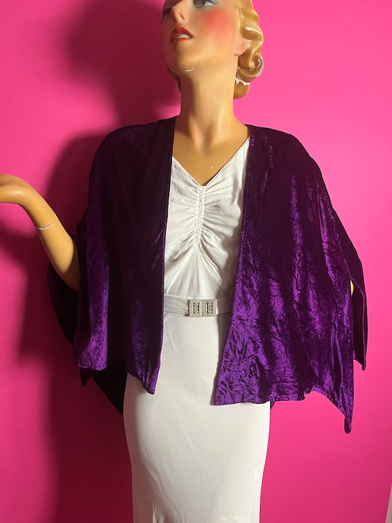 1920s Violet Silk Velvet Cape, Pointed and Weighted H… - Gem