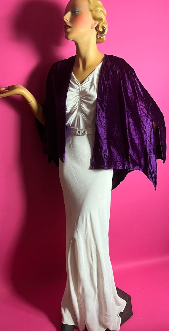 1920s Violet Silk Velvet Cape, Pointed and Weighted H… - Gem