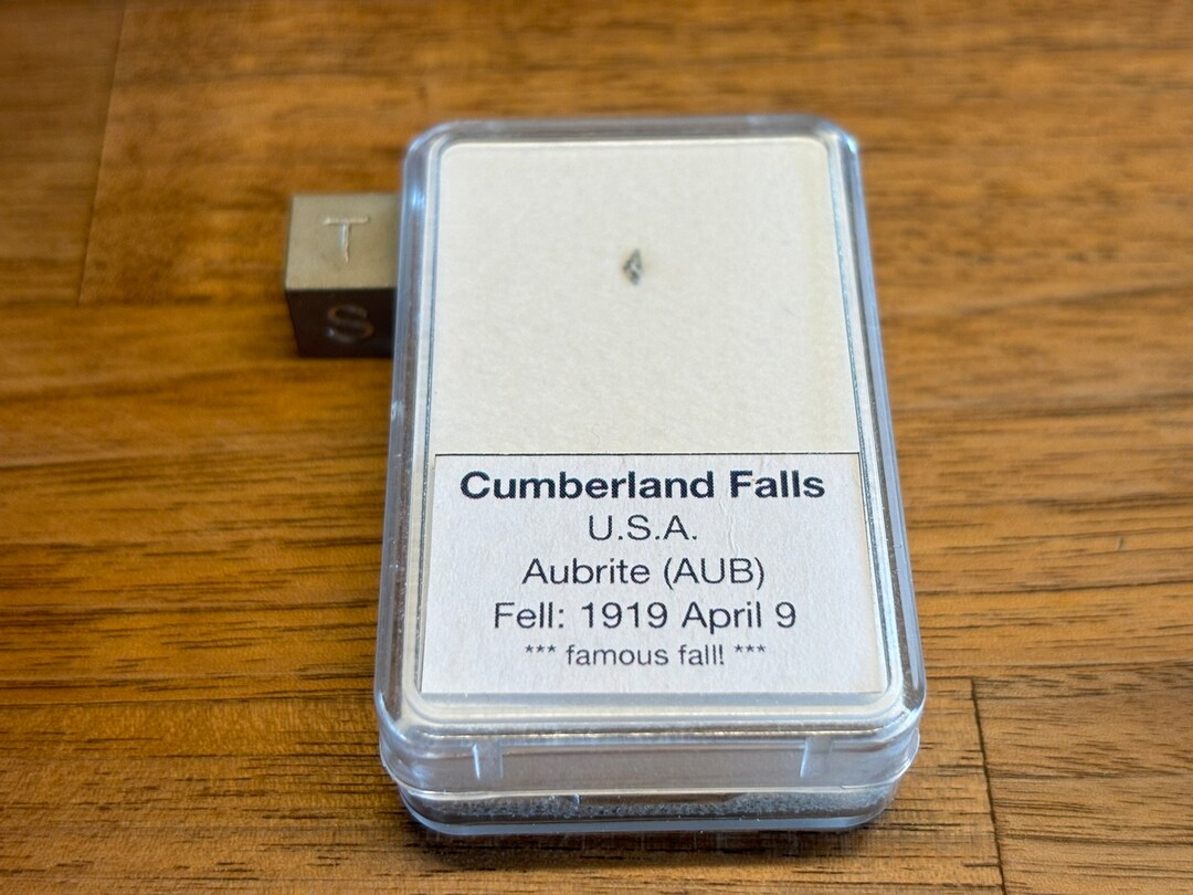 Meteorite CUMBERLAND FALLS - Aubrite (aub) - Famous Historical Rare ...