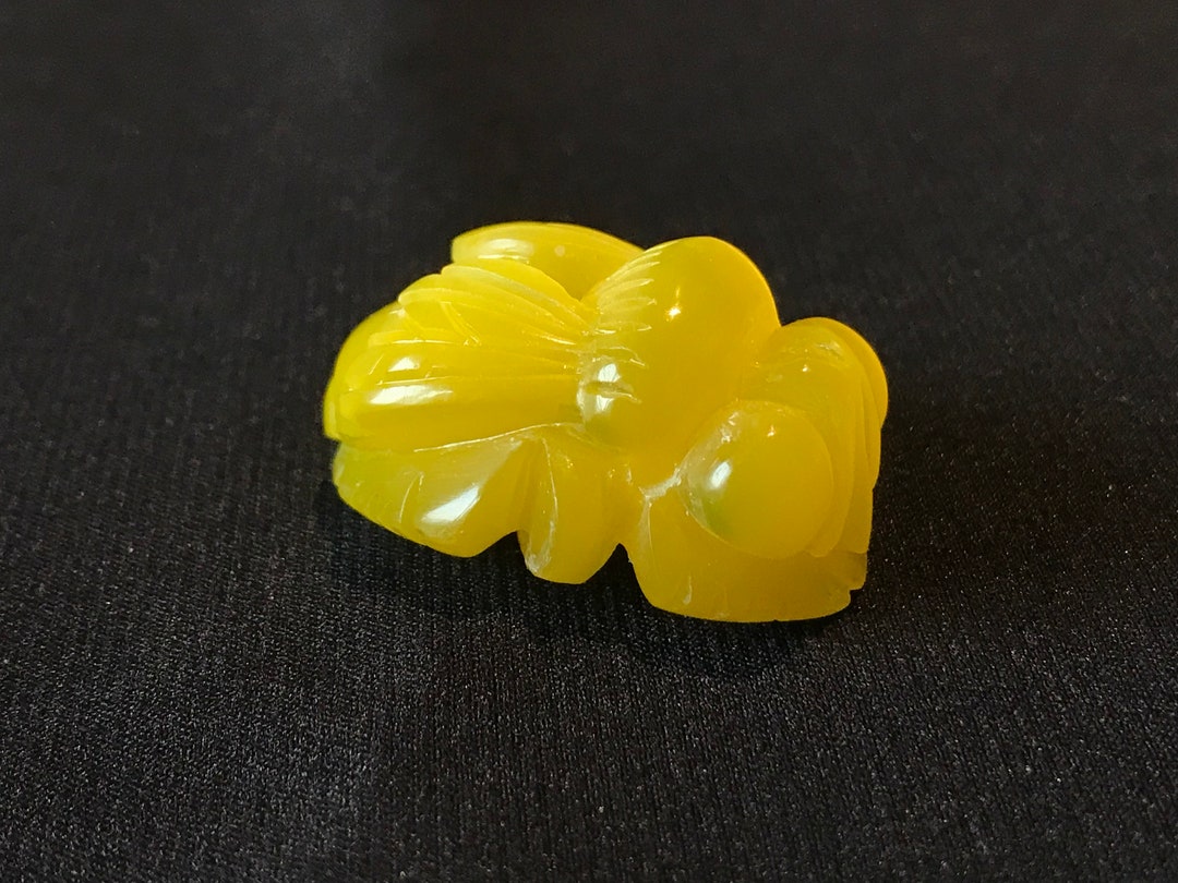 Yellow Obsidian BEE - Carved - Hand Made - From Sumatra - Indonesia ...