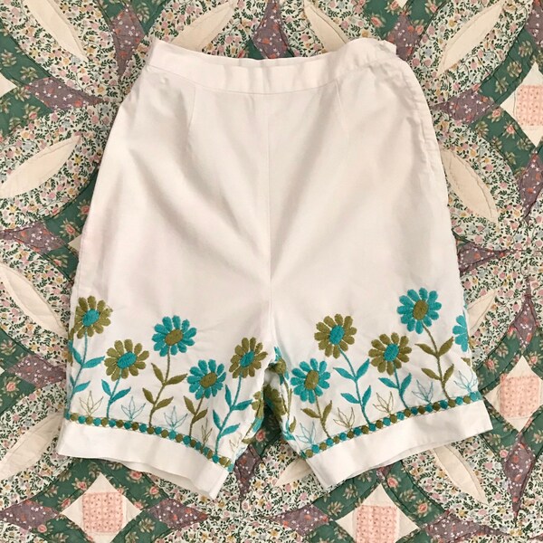 Daisy Shorts - Etsy