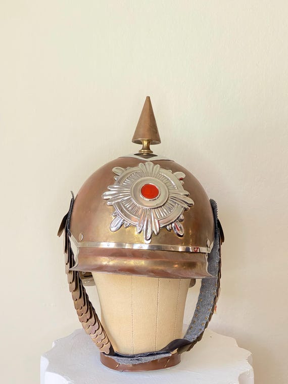 spiked military helmet - Gem