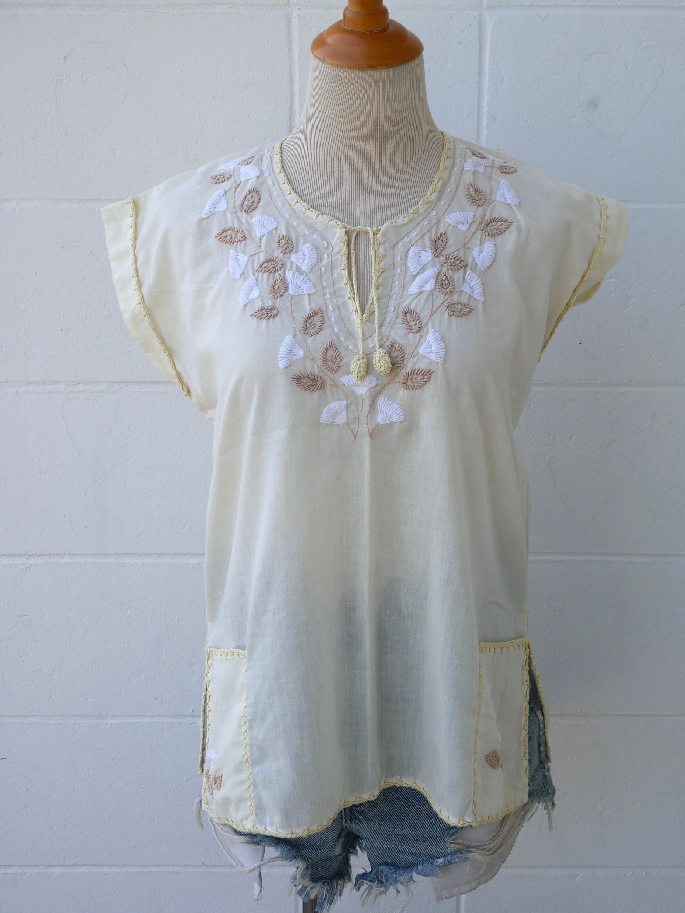 Vintage Embroidered Smock Top | Floral Motif | Pockets | Pale Yellow ...