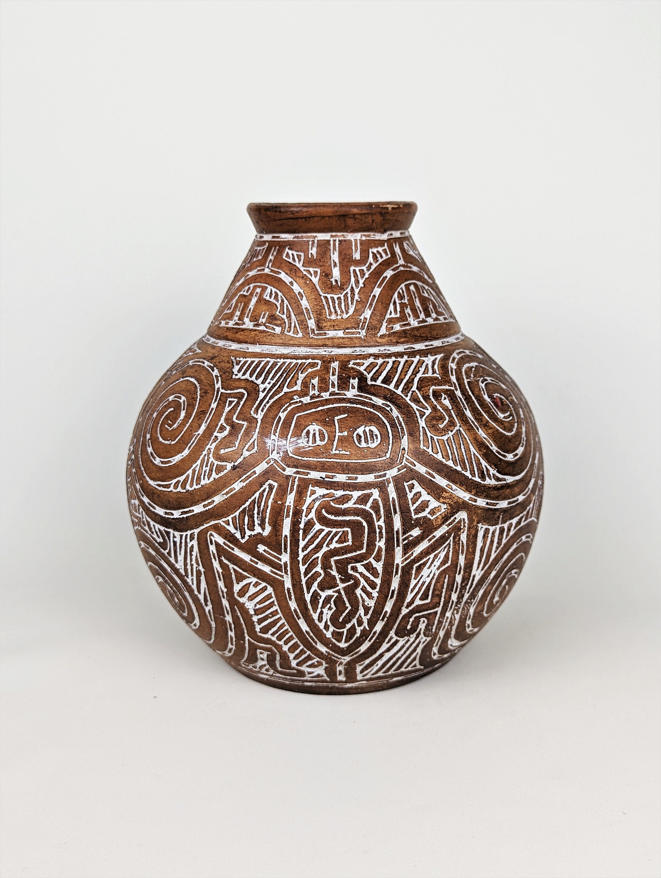 Marajoara Terracotta Brazilian Large Vessel Signed Belém Pará Brazil 8. ...