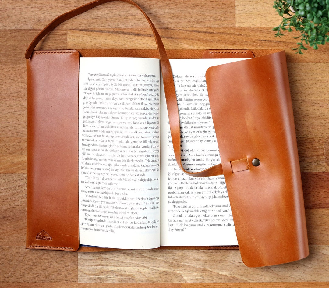 Personalized Leather Book Sleeve / Leather Book Cover / A5 Sketchbook ...