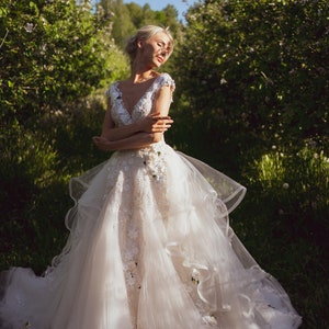 Off-white Princess Wedding Dress (inga Ezergale Design Roses 2 ...