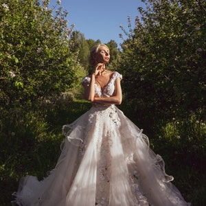 Off-white Princess Wedding Dress (inga Ezergale Design Roses 2 ...