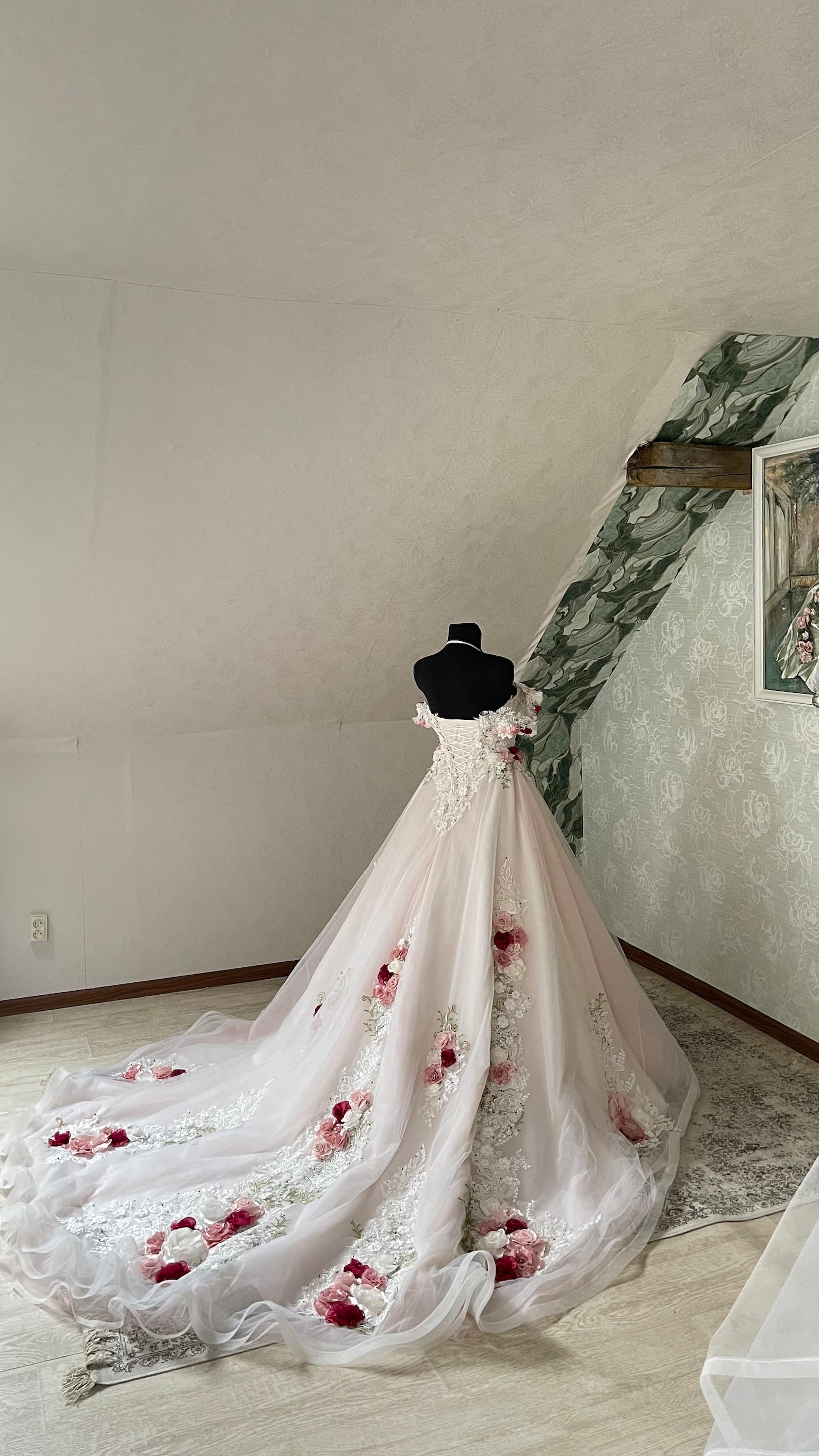 Unique Fairytale Dreem Wedding Dress Inga Ezergale Design Rose ...