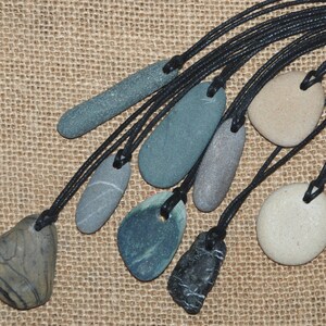 Simple Unisex Sea Pebble Necklace Natural Beach Pebble Pendant Stone ...