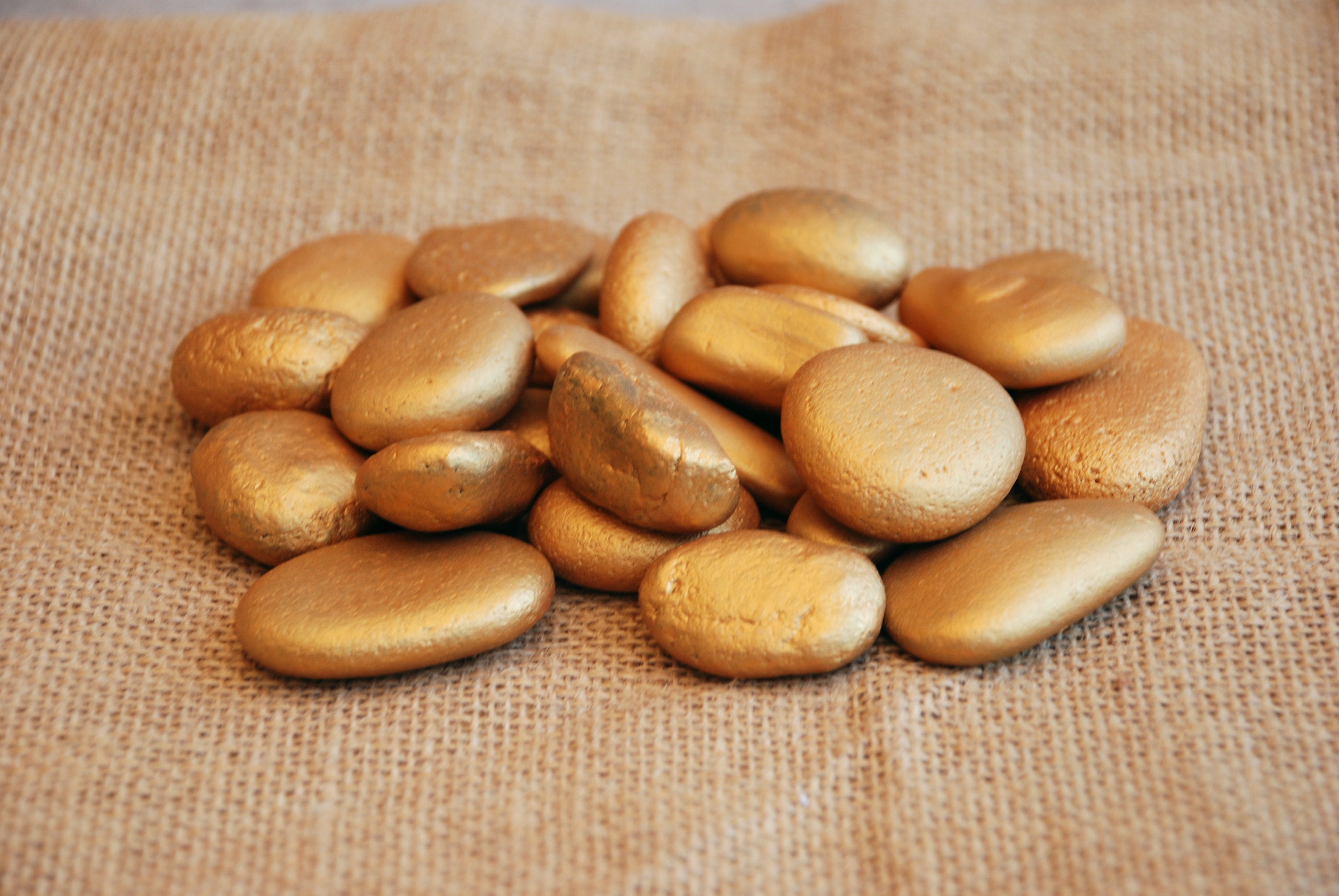 25 Gold Stones for Decor Sea Pebbles Table Potpourri Zen | Etsy