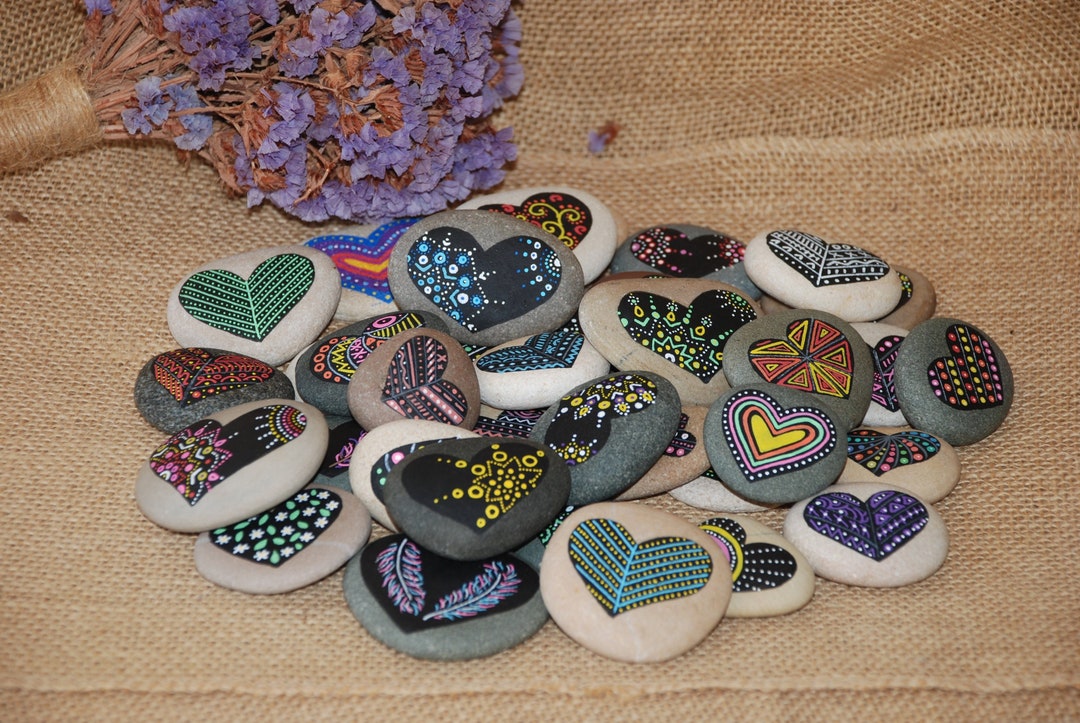Painted Stones Heart Hand Painted Rocks, Colorful Painted Hearts on Sea ...