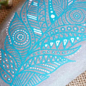 Painted Stone Feather Hand Painted Rock, Green Painted Feather on Sea ...