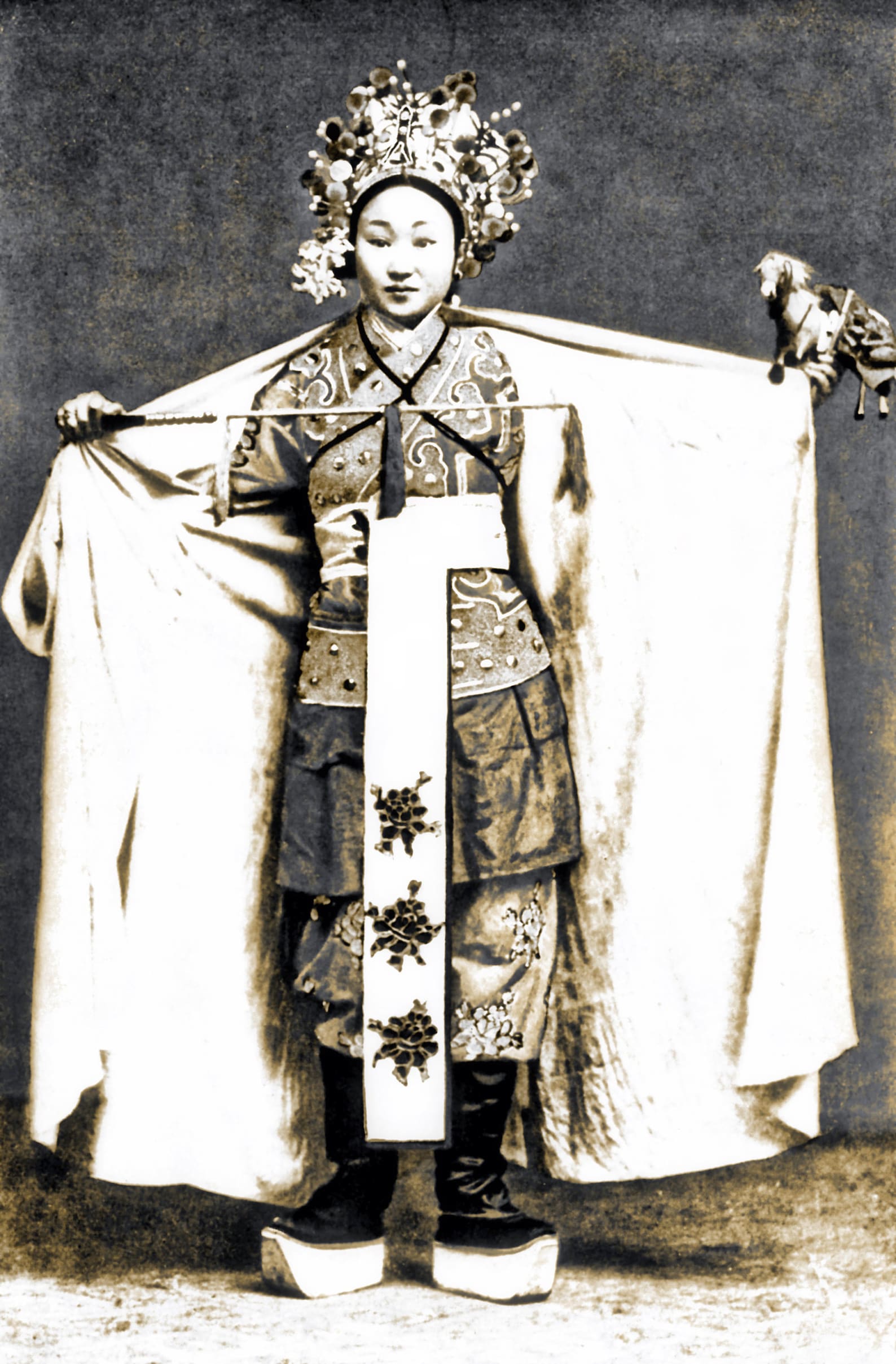 Chinese Performer Circa 1920 - a Great Image From the Early Days of ...