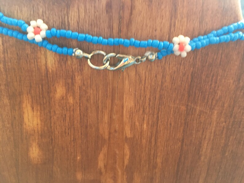 Cadena Daisy de color rojo, azul y blanco perlado - Etsy España