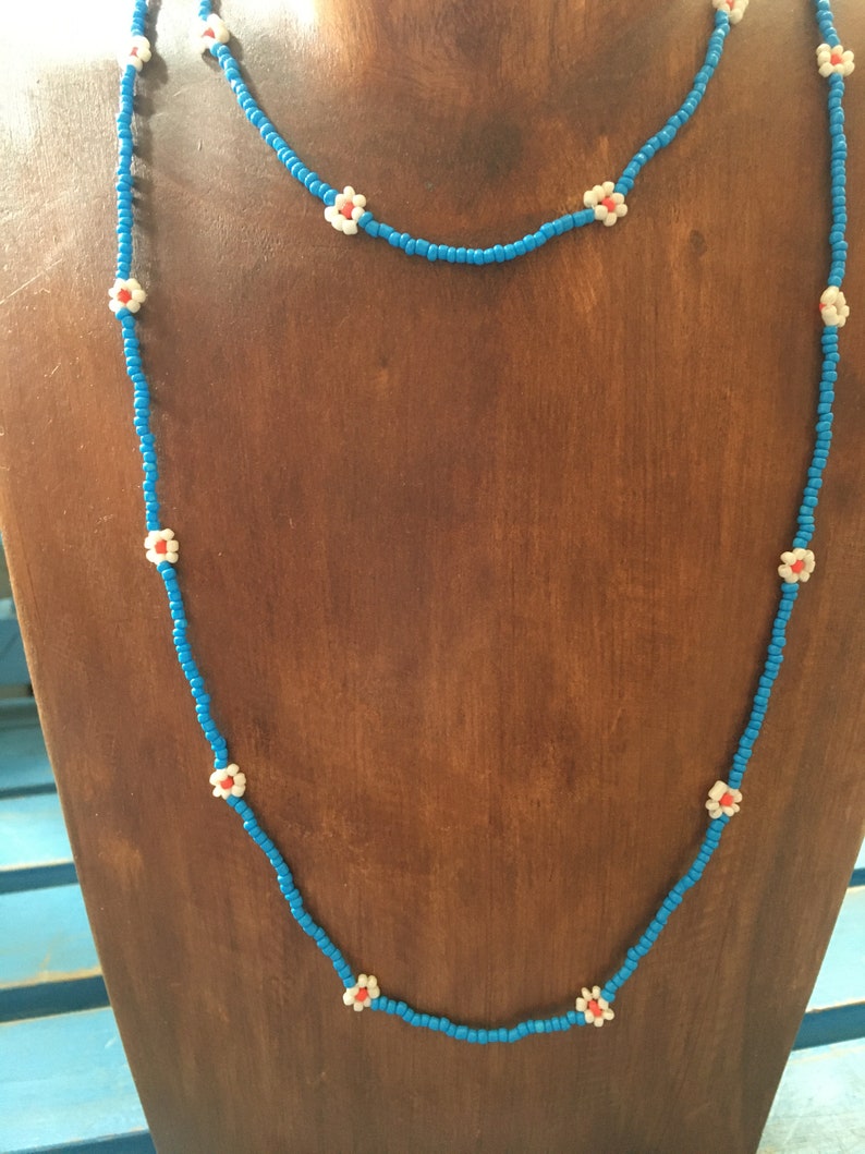 Cadena Daisy de color rojo, azul y blanco perlado - Etsy España