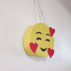 Smiling Face With Hearts Emoticon Mini Piñatas. Valentine's Day Mini ...