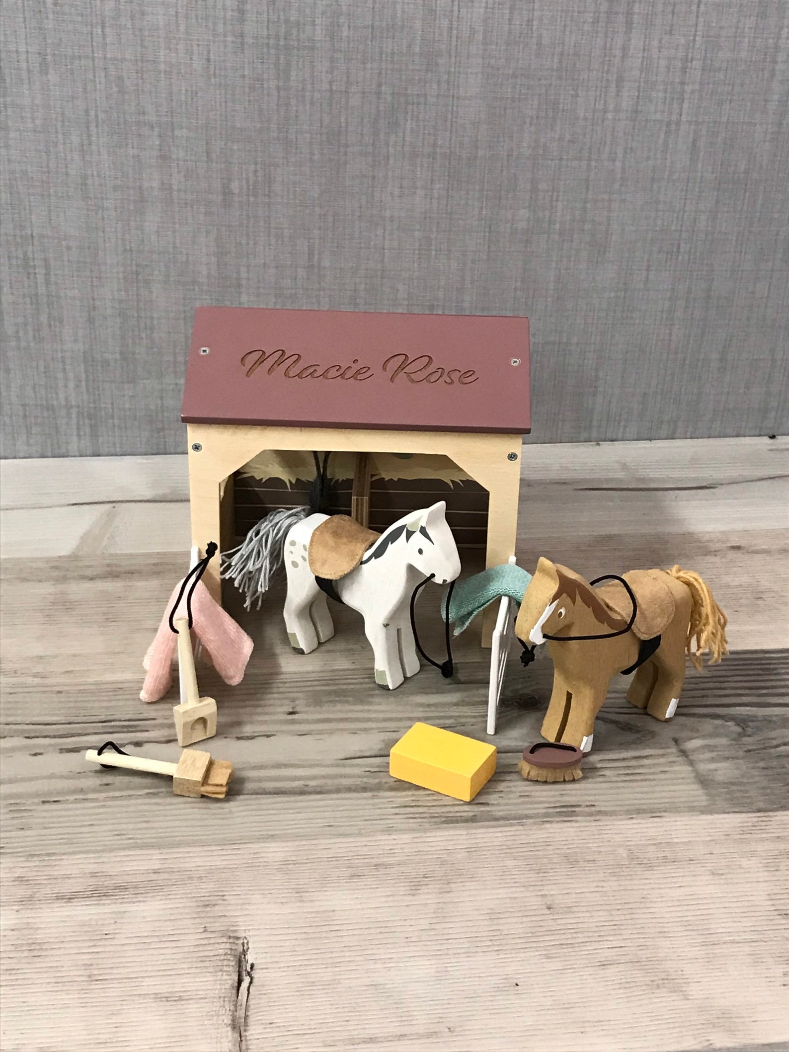 Personalised Horse Stable Play Set - Engraved Wooden Toy - Horse Lover ...