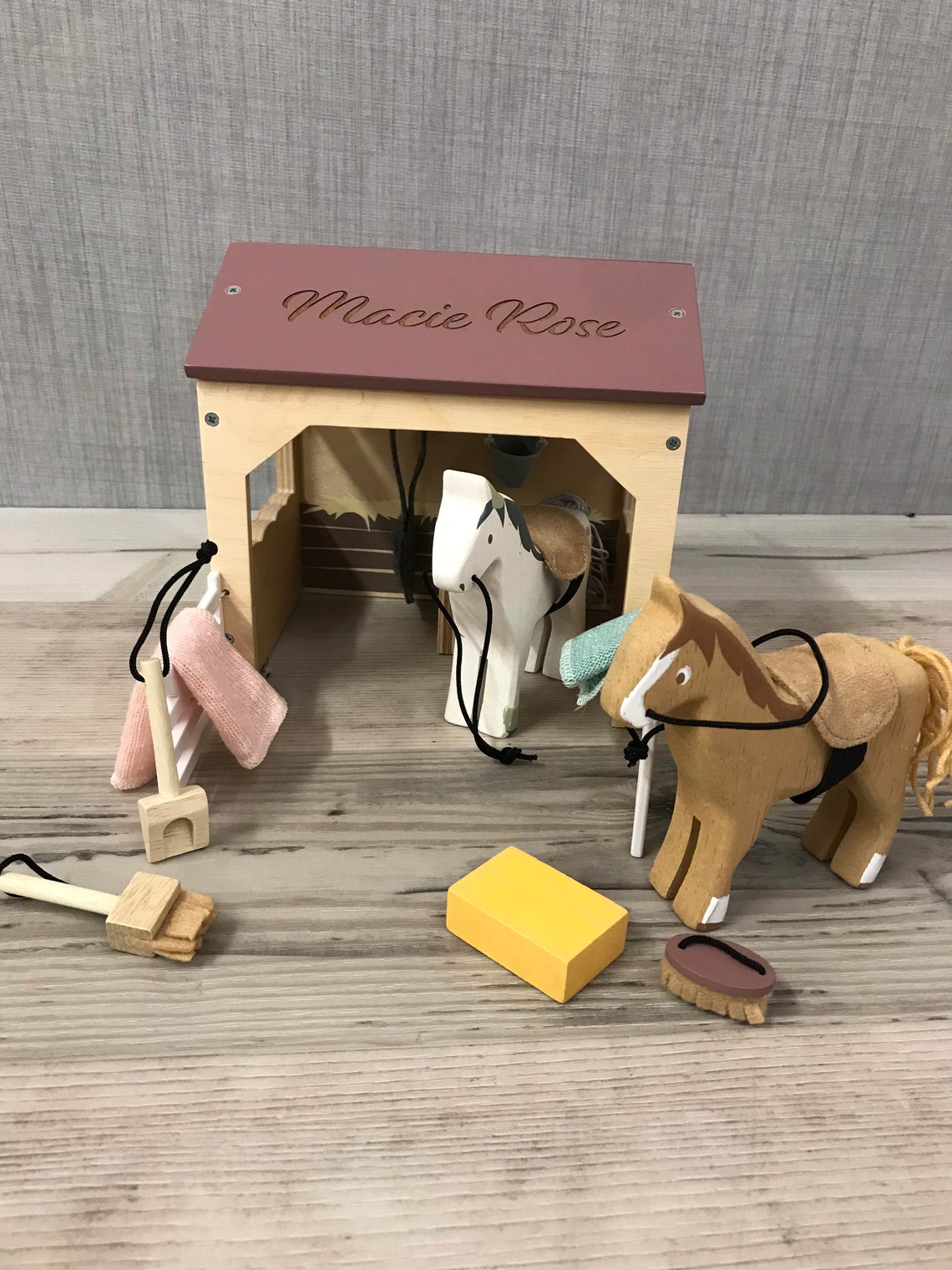 Personalised Horse Stable Play Set - Engraved Wooden Toy - Horse Lover ...