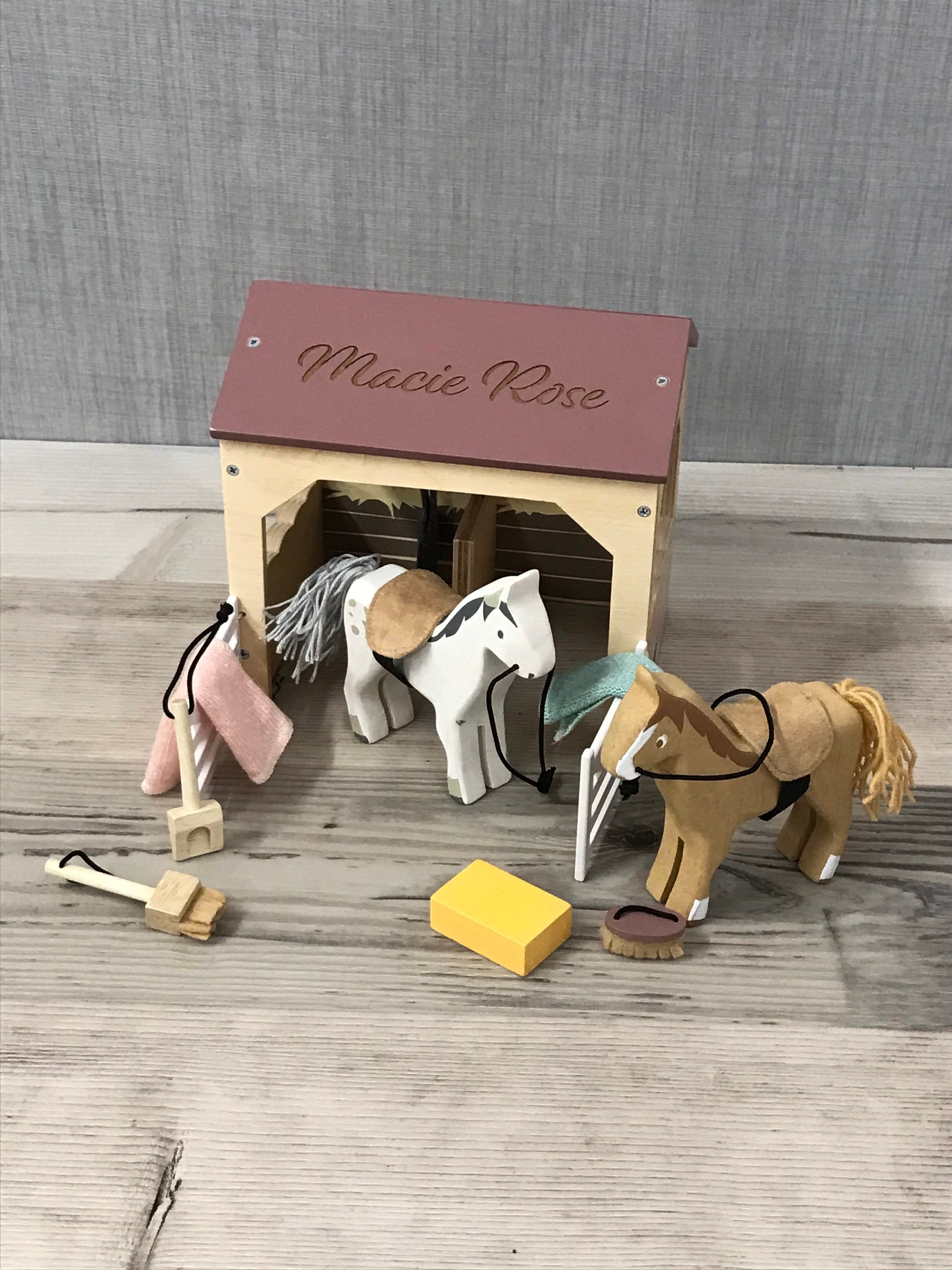 Personalised Horse Stable Play Set - Engraved Wooden Toy - Horse Lover ...
