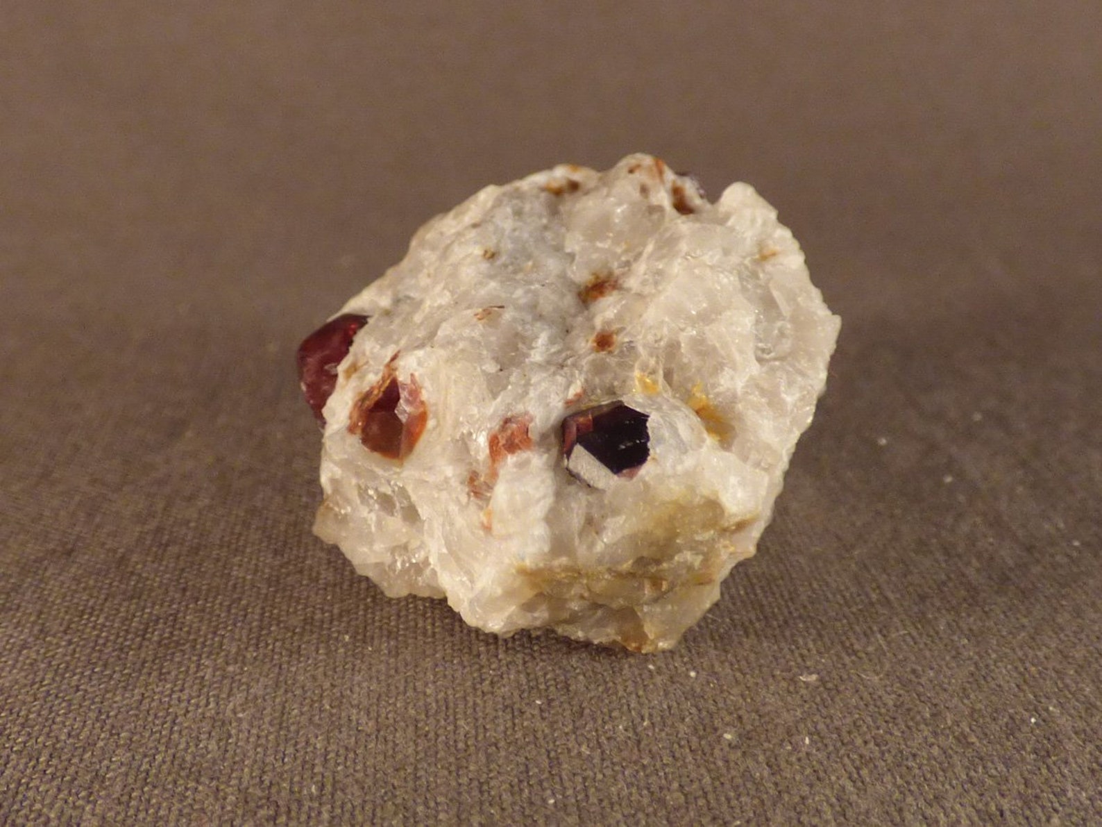 Granate de pirópo rojo natural de Namibia en espécimen de - Etsy España