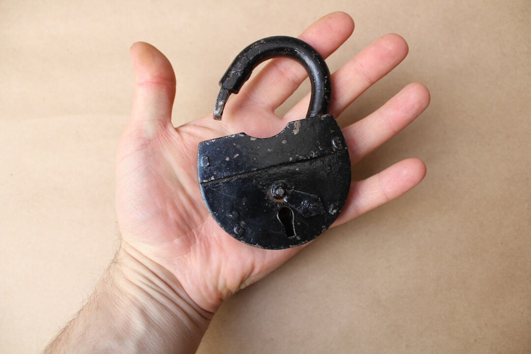 Soviet Vintage Padlock.old Padlock.rusted Door Lock.vintage Padlock ...