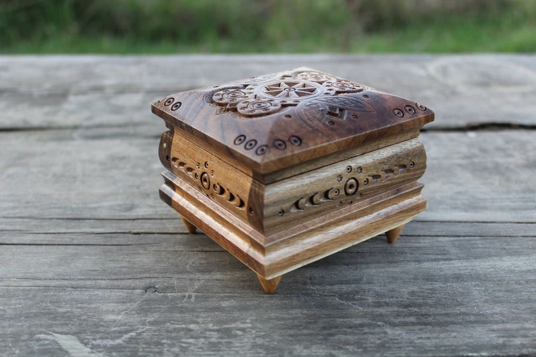 Wooden Casket.wood Carving Casket.carving Casket.jewelry Box.jewelry ...