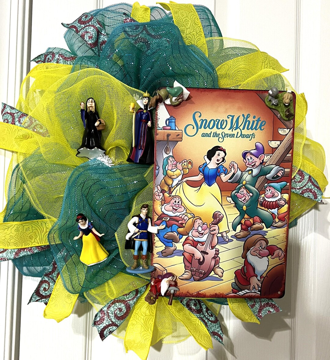 Snow White Deco Mesh Wreath, 7 Dwarfs, Disney Characters, Children's ...