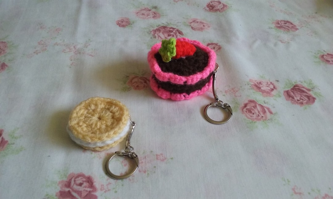 Keychain Combo! Crochet Keychain Mini Cake and Shortbread Cookie ...