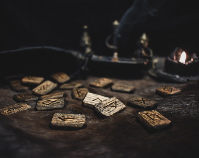 Oak Rune Set - Ebony | Elder Futhark | Ritual Rune Casting | Norse ...